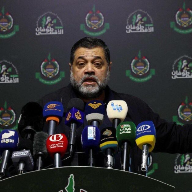 Israel continúa ataques a lo largo de Gaza mientras Hamás estudia ...