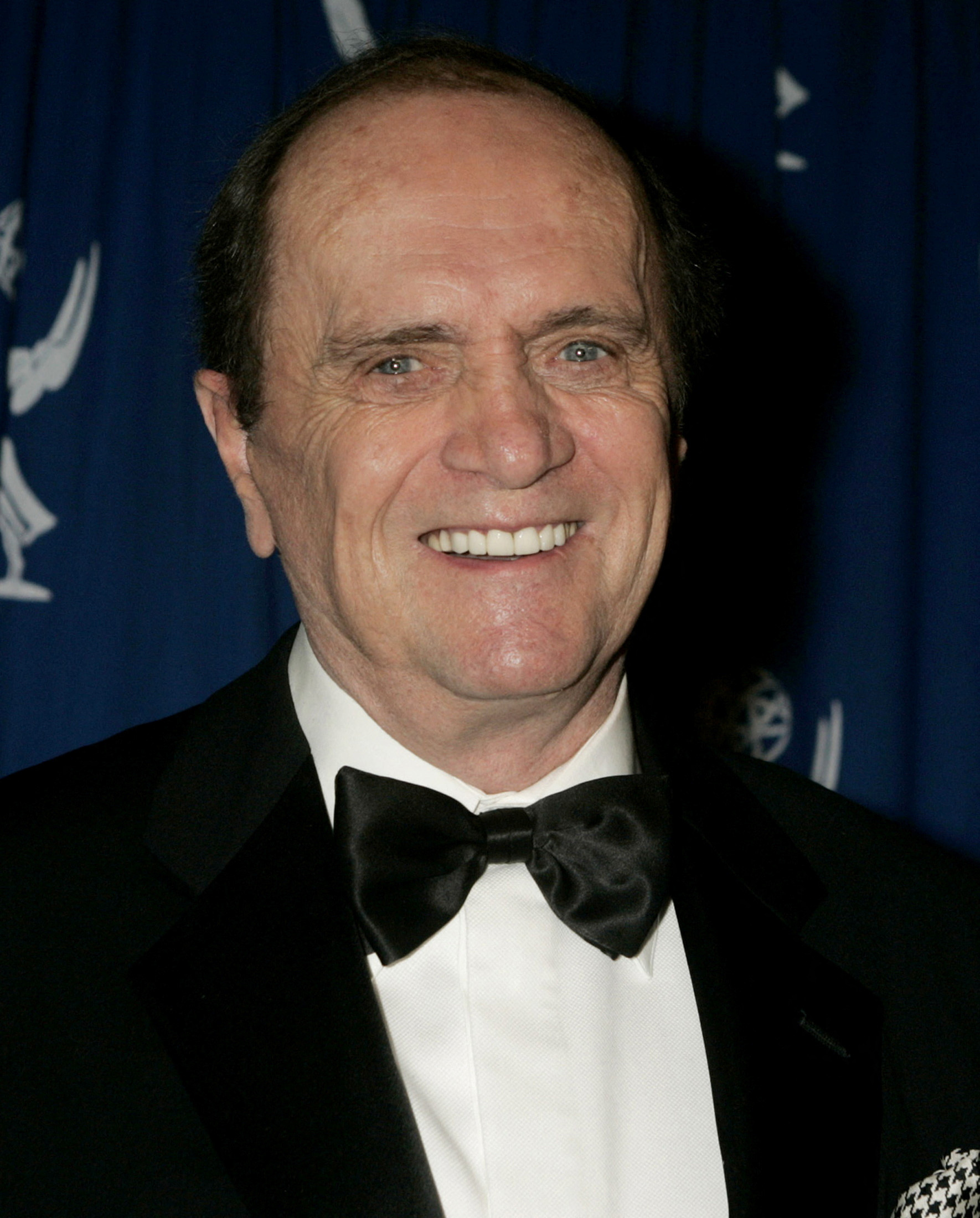 Murió el legendario actor Bob Newhart, ‘Papa Elf’ y ‘Profesor Protón ...