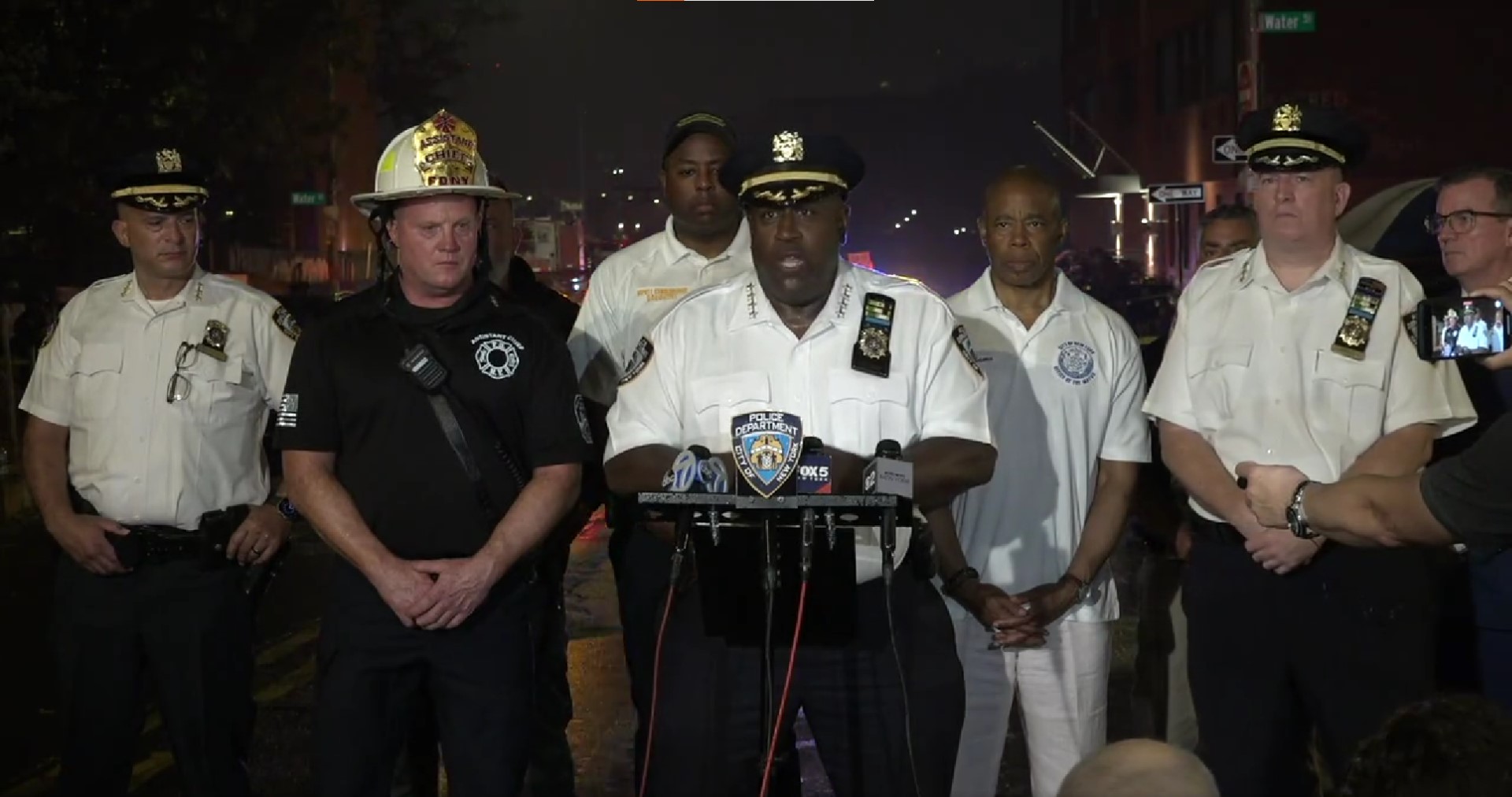 Una camioneta arrolla a multitud en parque de Nueva York | Aristegui ...