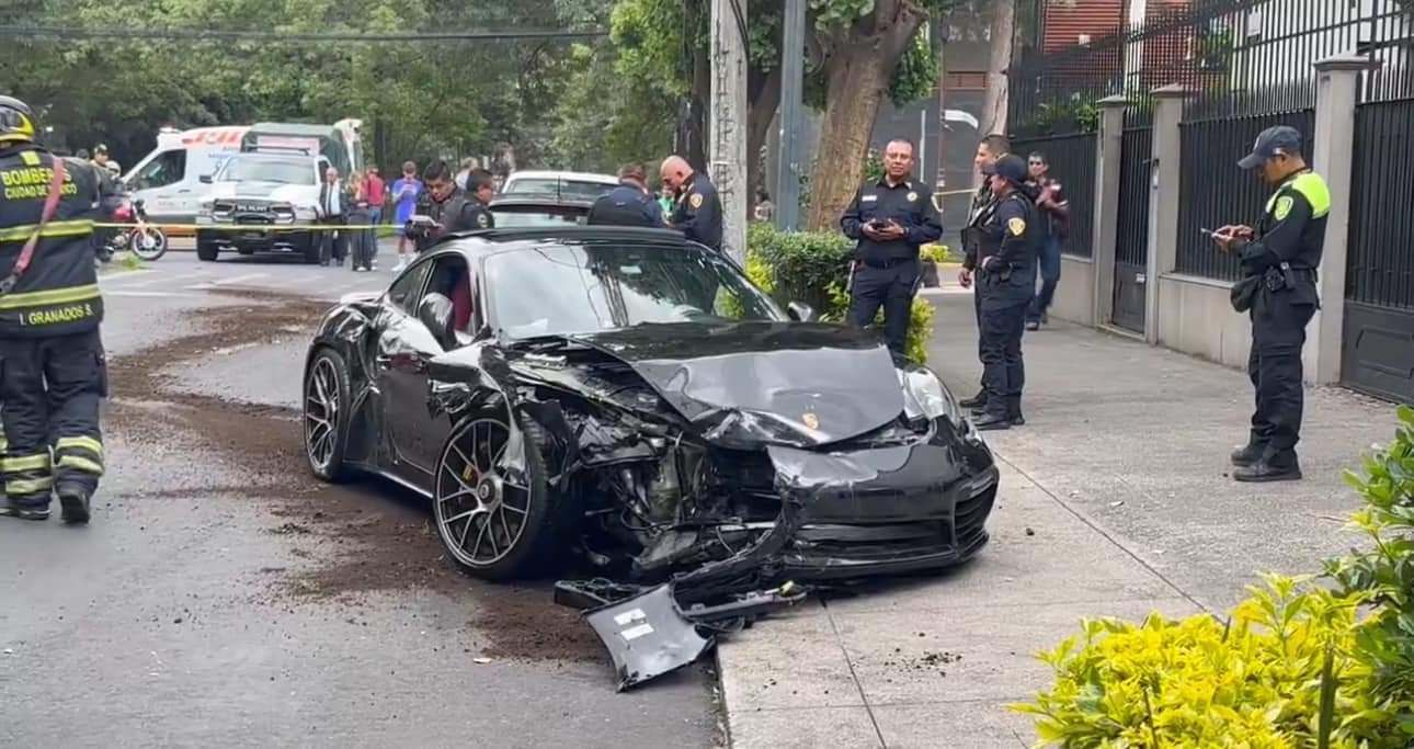 Video | Porsche choca y vuelca camioneta en Polanco; conductor huye ...