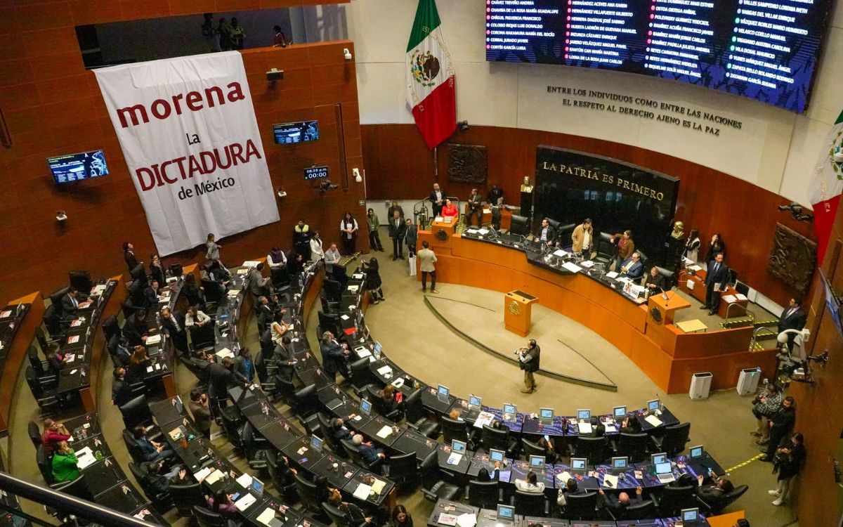 Aristegui en Vivo: Morena aprueba reforma contra SCJN; Senado pide a ... Aristegui en Vivo: Morena aprueba reforma contra SCJN; Senado pide a ...