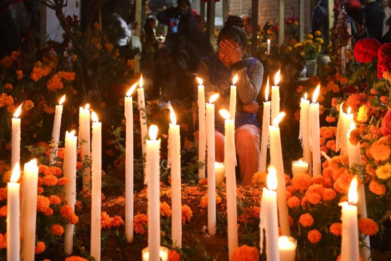 Imágenes | Así se vive el Día de Muertos en diferentes regiones del ...