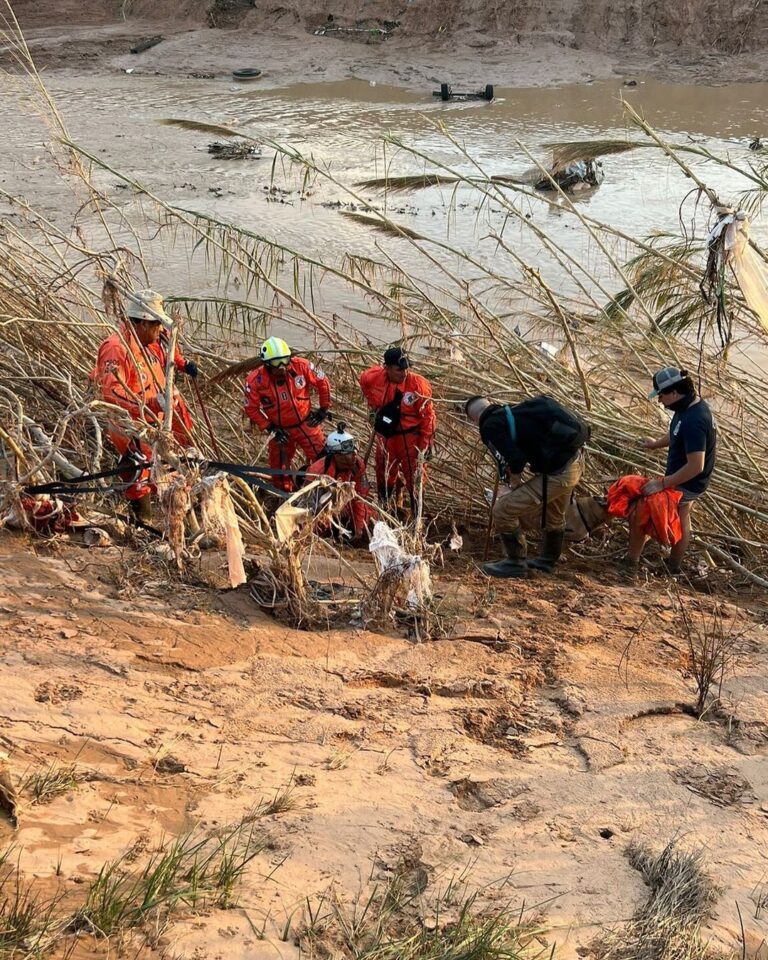 Topos Azteca llegan a Valencia para buscar a desaparecidos | Aristegui ...