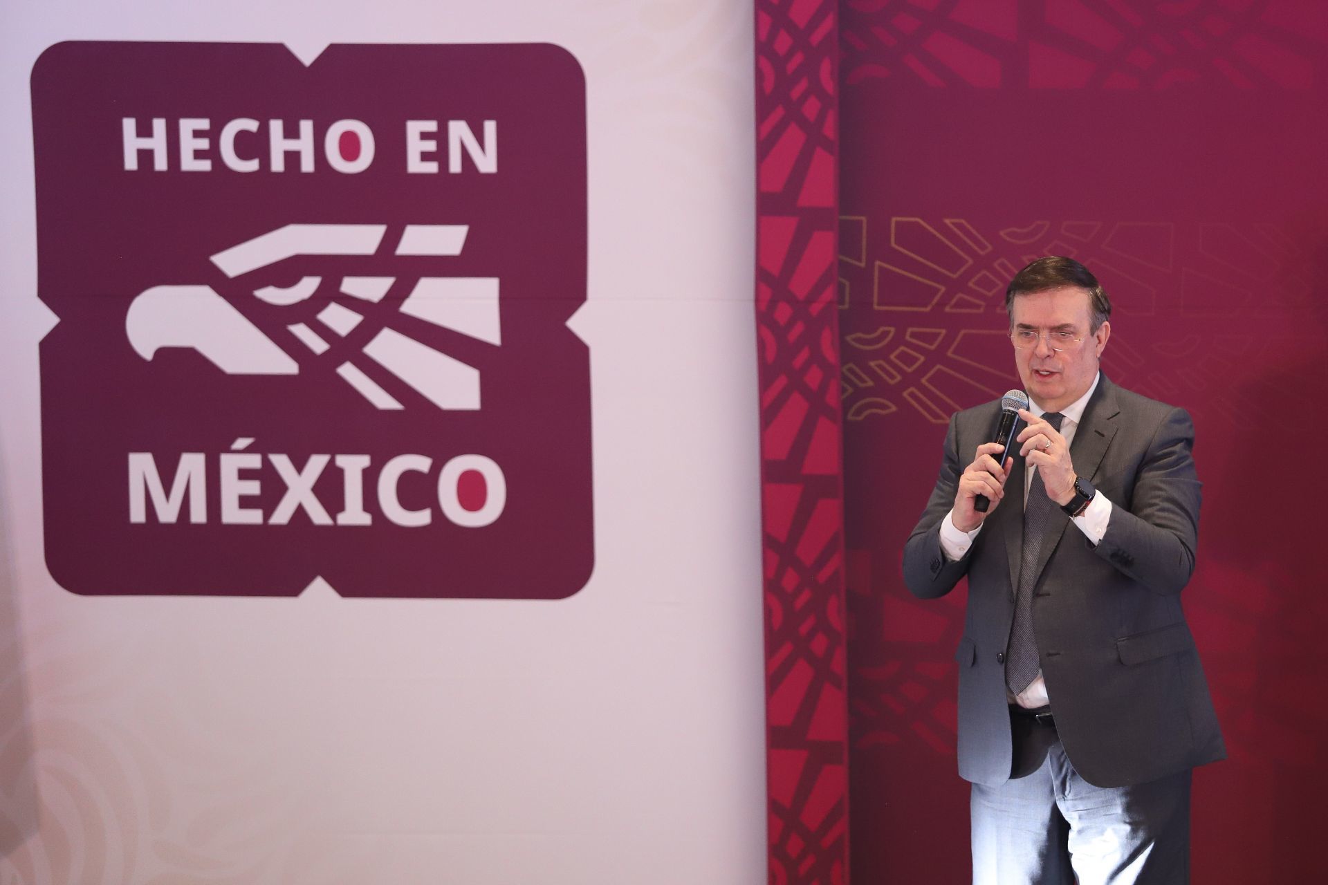 Lanzan sello 'Hecho en México' y 'Made in Mexico' para promover productos nacionales | Aristegui ...