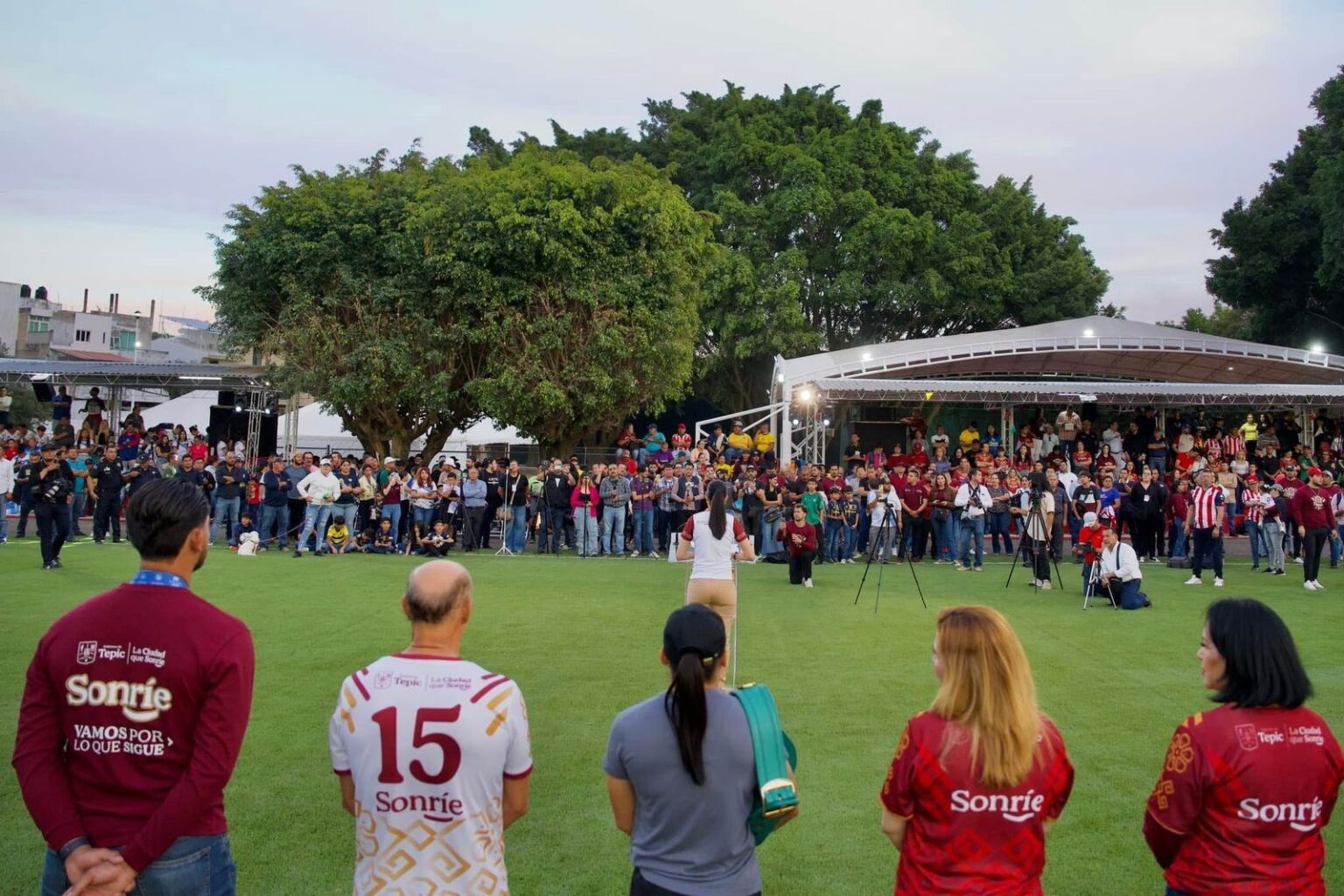 Ramón Morales, Moisés Muñoz, Pikolín, Chema Higareda y otros reinauguran cancha en Tepic ...