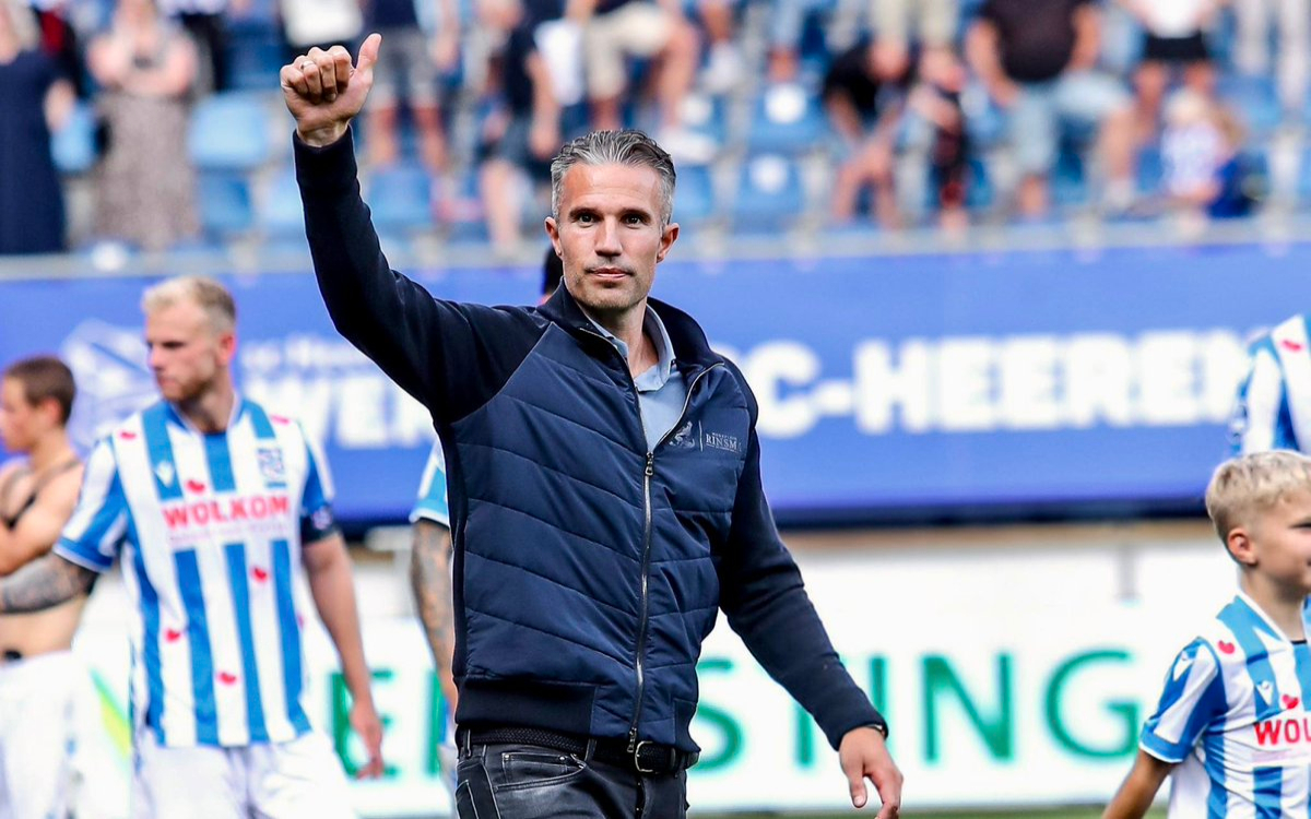 Robin van Persie toma las riendas del Feyenoord | Aristegui Noticias