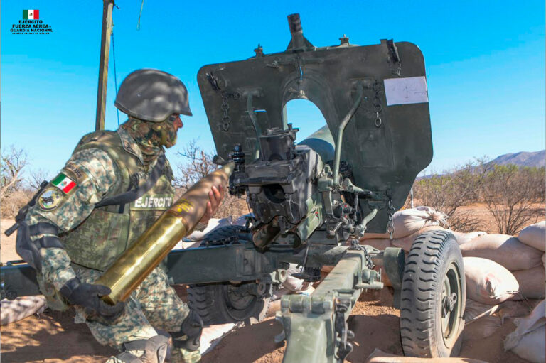 Defensa y Semar reciben en México a general del Comando Norte de EU ...