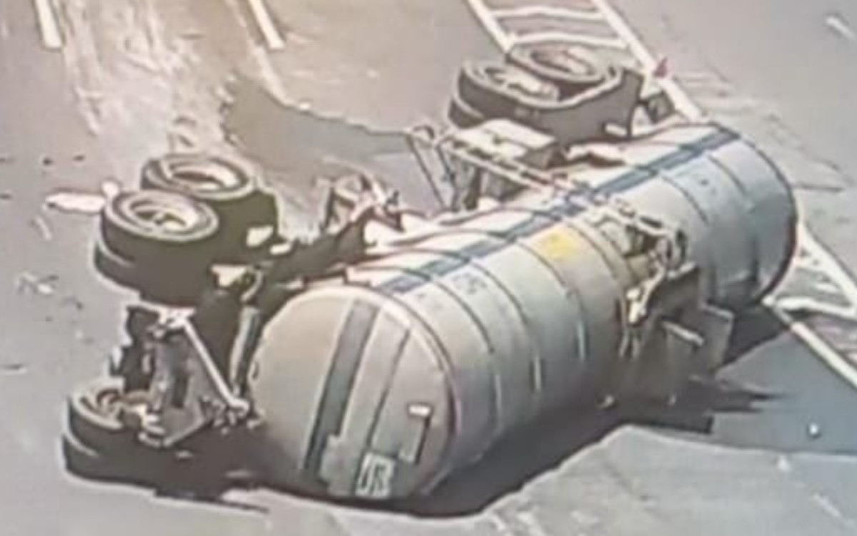 Vuelca pipa con 32 mil litros de combustible; anuncian quema controlada sobre la México-Pachuca ...