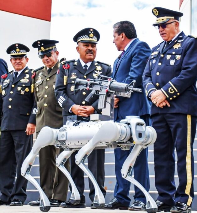 Perro robot armado llega a policía de Zacatecas | Aristegui Noticias