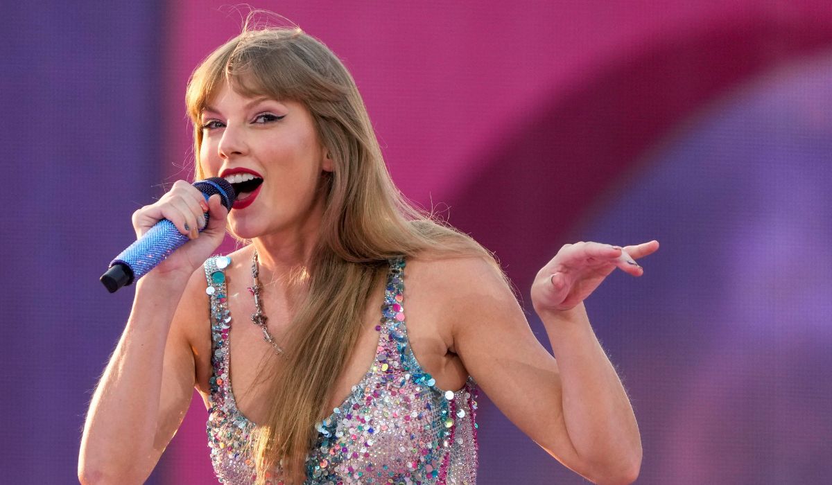 Taylor Swift escribe canción para Toy Story 5 | Aristegui Noticias