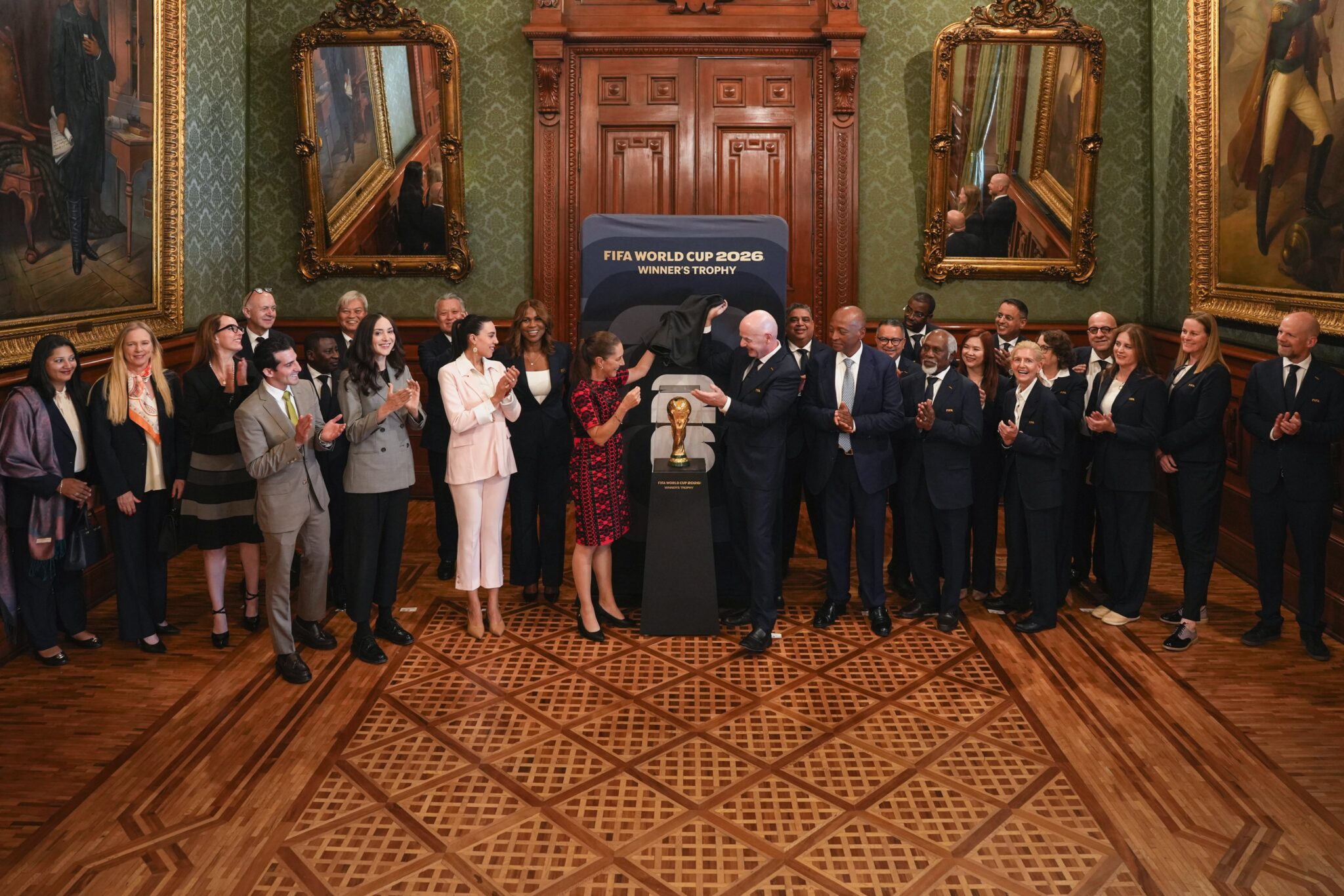 Mundial 2026: Recibe Sheinbaum a Infantino en víspera de arrancar la ...